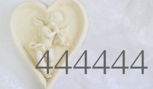 天使數字444444的含義是『請回想起有許多愛著您的存在。』｜天使數字 Angel Number